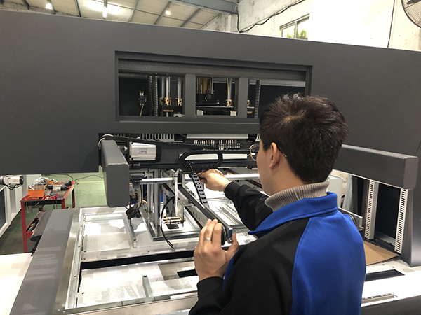 Enhance Efficiency with Automatic Blanking & Stripping Machines | SINHOSUN