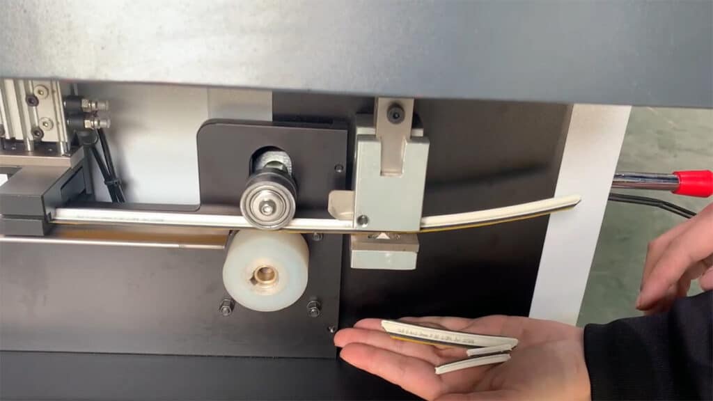 Top Manufacturer: Automatic Creasing Matrix Cutting Machine | SINHOSUN